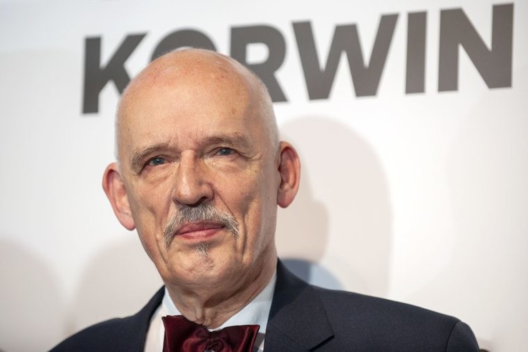 Korwin-Mikke pochwalił się swoim domem. Jak mieszka poseł?. Zycie