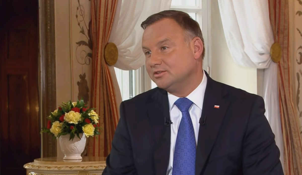 Zdjęcia prezydenta Andrzeja Dudy wywołało w sieci burzę. Nikt nie spodziewał się tak wielu ...