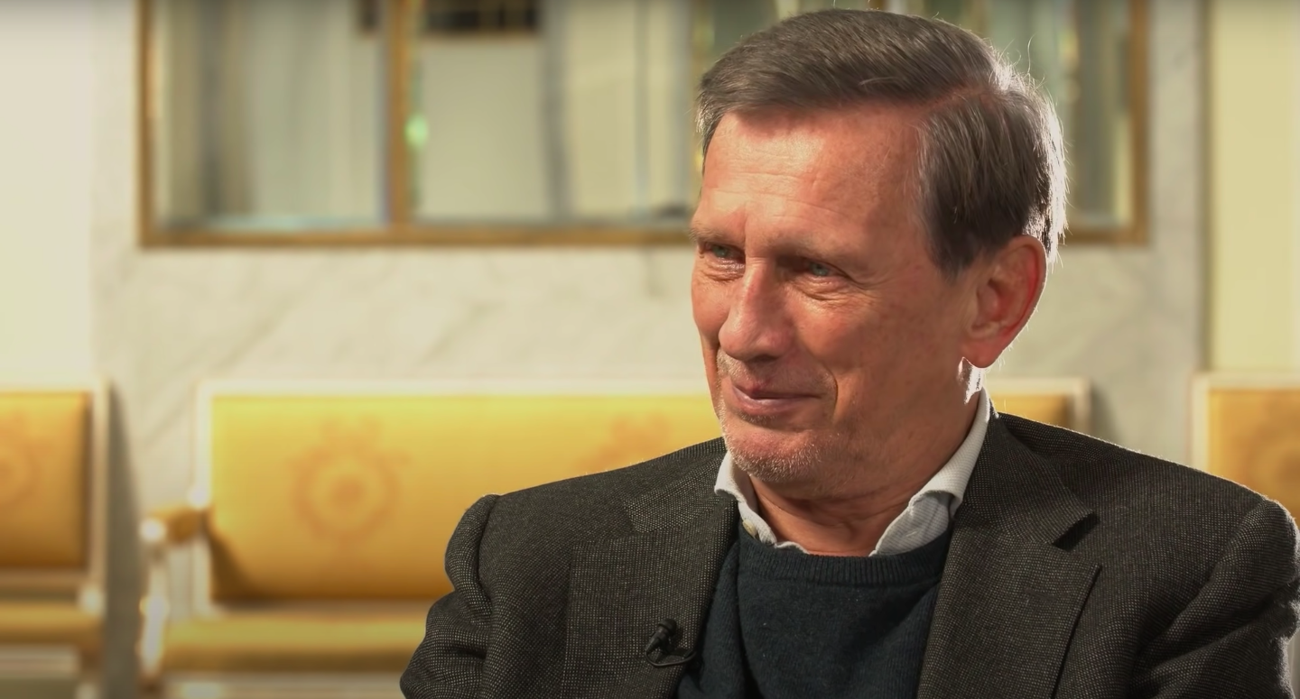 Jan Englert długo żył rozdarty między dwoma domami. Skąd taka decyzja ...