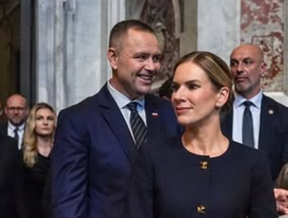 Rodzina Nawrockich na audiencji u papieża Leona XIV. Tak prezentowała się pierwsza dama. Zycie